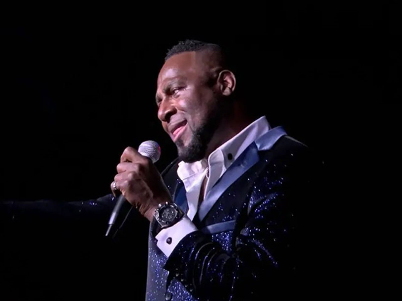 Fil Straughan as Luther Vandross | A Dedication to his Soul Classics ...